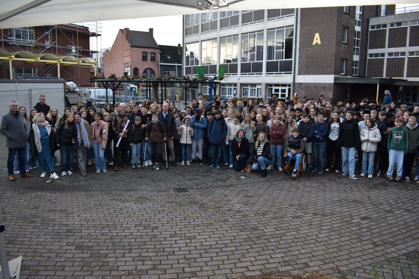 Campus Rozenberg transformeert grijze speelplaats in groene oase | Foto ...