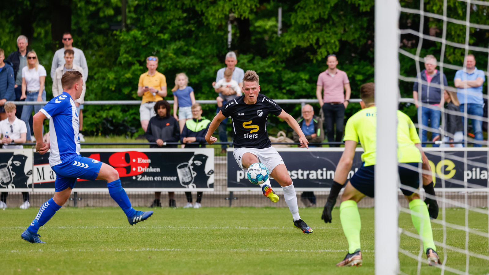 Oldenzaalse aanvaller verruilt Quick’20 voor Duitse club | Foto ...