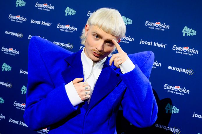 Joost Klein brengt Europapa voor het eerst live: verbod op smartphones ...