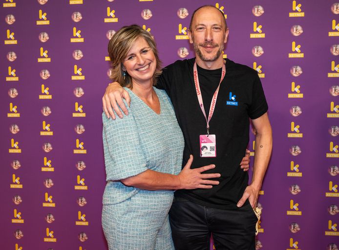 IN BEELD. Laatste rode loper voor ‘#LikeMe’-cast tijdens uitreiking ...