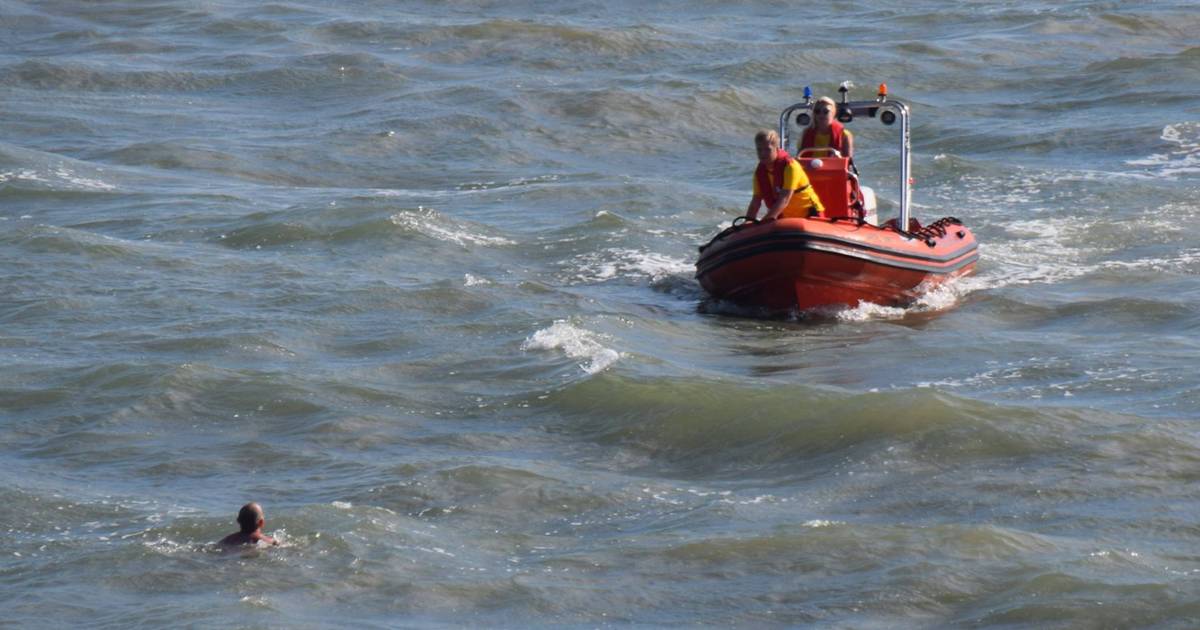 Strandwacht Vlissingen redt drenkeling uit de zee | Walcheren | pzc.nl