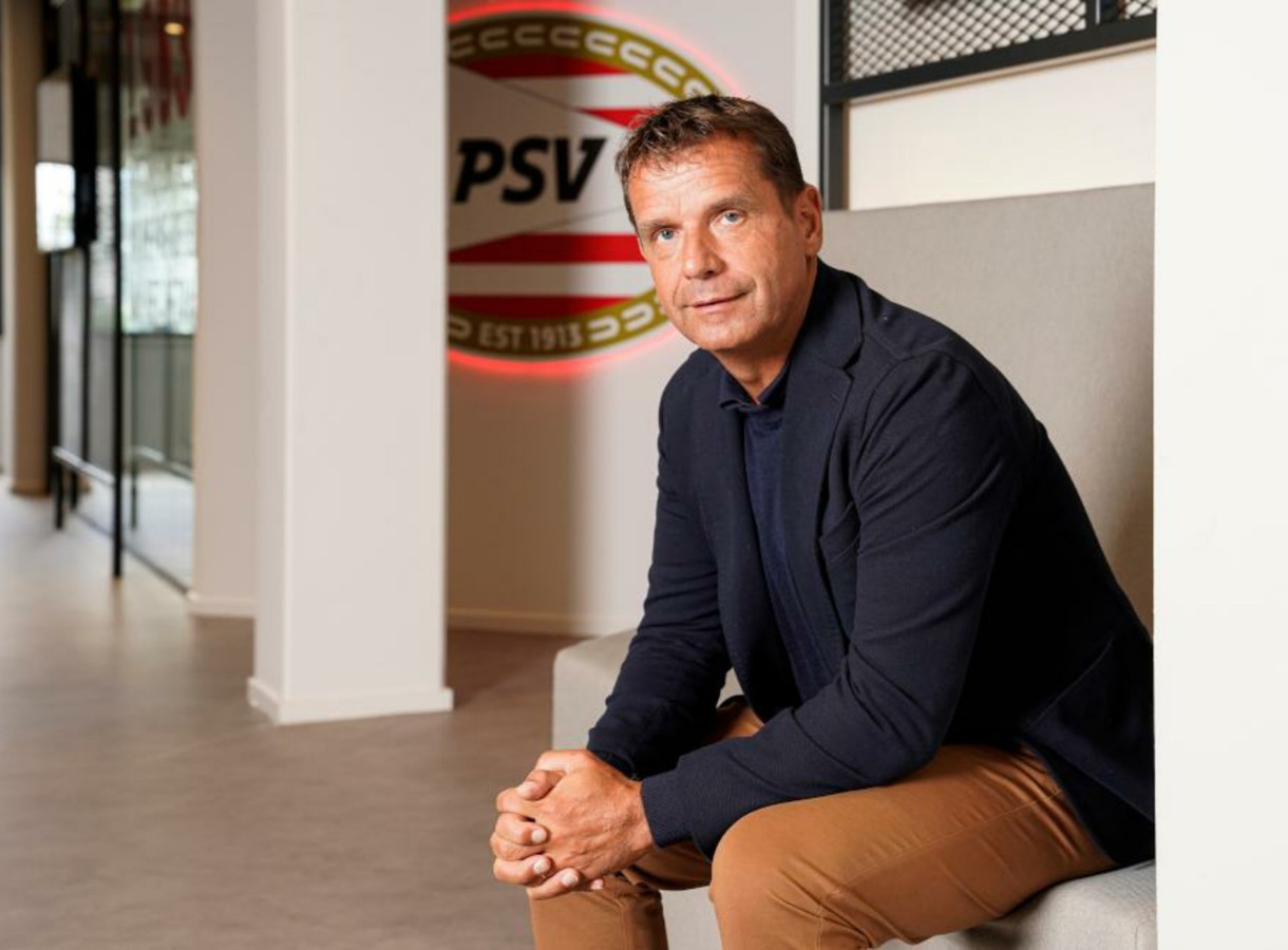 Het tropenjaar van commercieel directeur Frans Janssen: ‘PSV staat als ...