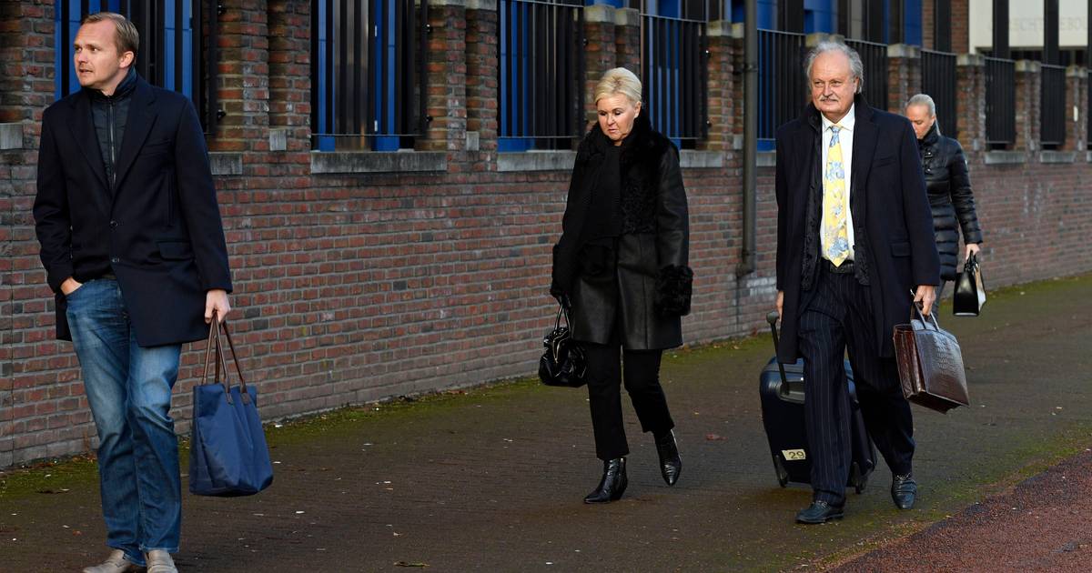 Rabobank eist ‘doorgesluisde’ 2 miljoen terug van vrouw gevallen ...