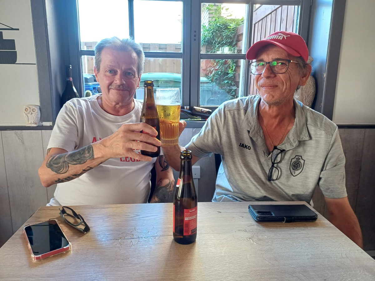 “Nerveus? We mogen al blij zijn dat we deze kans krijgen”: Antwerp-fans ...