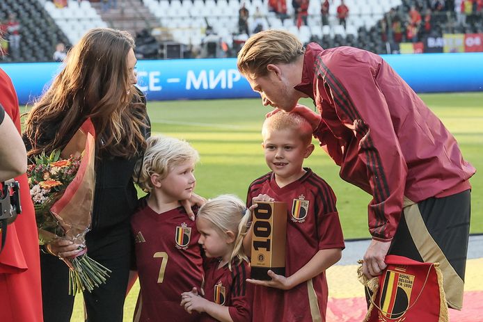 De Bruyne honoré par le stade Roi Baudouin pour sa 100e sélection ...