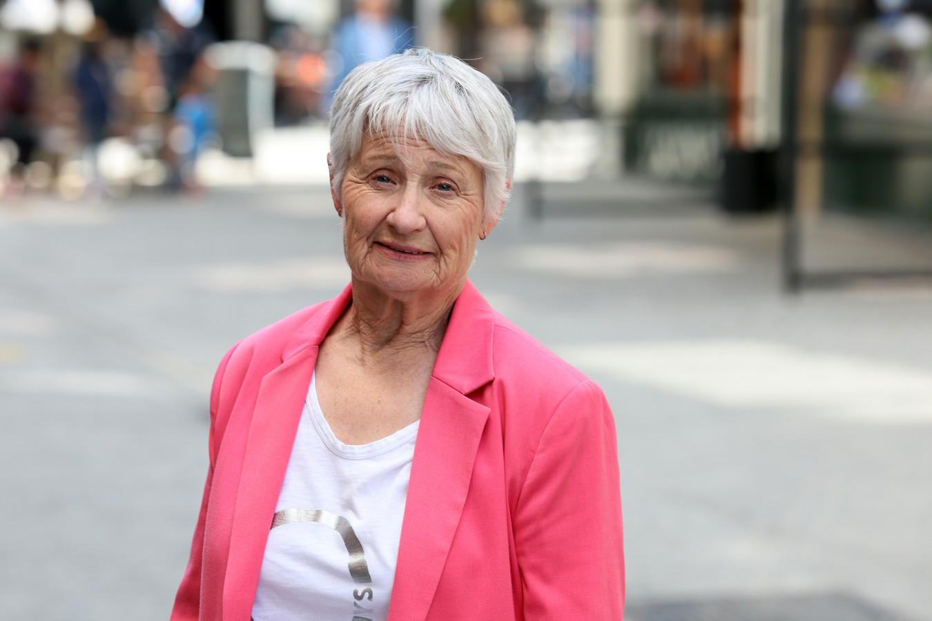 IN BEELD. Nieuwe haarcoupe voor Ann Van den Broeck en bijna 99-jarige ...