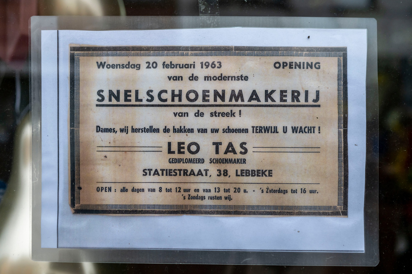 “De tijd van de naaldhakken, dát waren gouden jaren”: Leo Tas (80) is ...