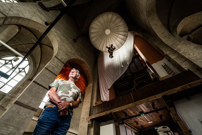 Slag om Arnhem krijgt vorm in Walburgiskerk | Arnhem | gelderlander.nl Slag om Arnhem krijgt vorm in Walburgiskerk | Arnhem | gelderlander.nl
