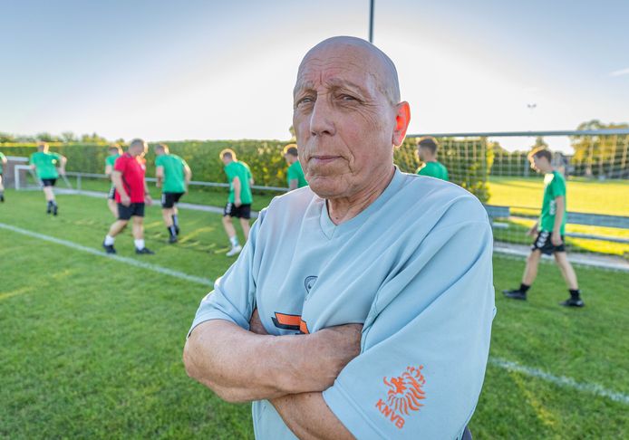 Naast PSV profiteert ook WHS van de voetbalkennis van Piet de Rijke (73 ...