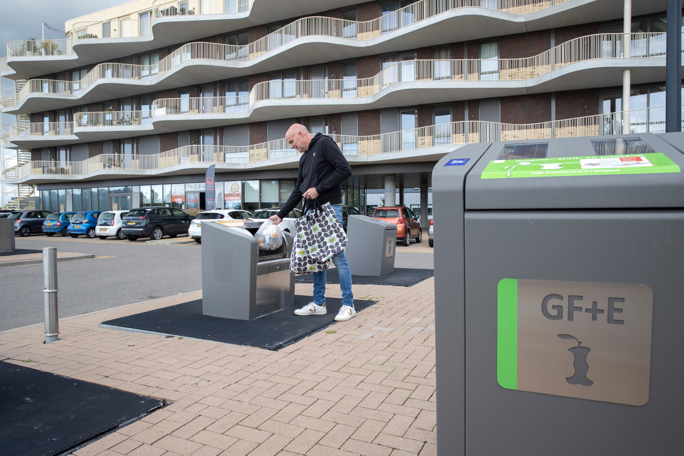 Wierden gaat ‘afvalstrijd’ aan met 17 nieuwe GFE-containers | Foto ...