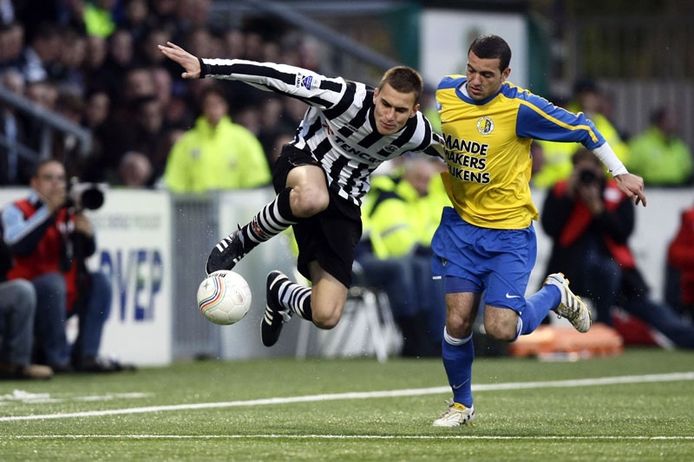 Heracles wint van RKC Waalwijk, Verbeek baalt van publiek | Heracles ...