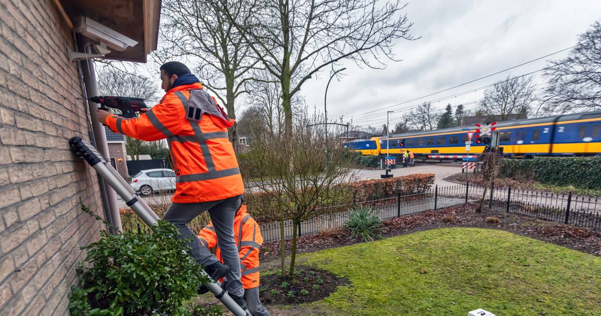 Bewaakte spoorwegovergang in Dorst straks iets vaker gesloten ‘maar ...