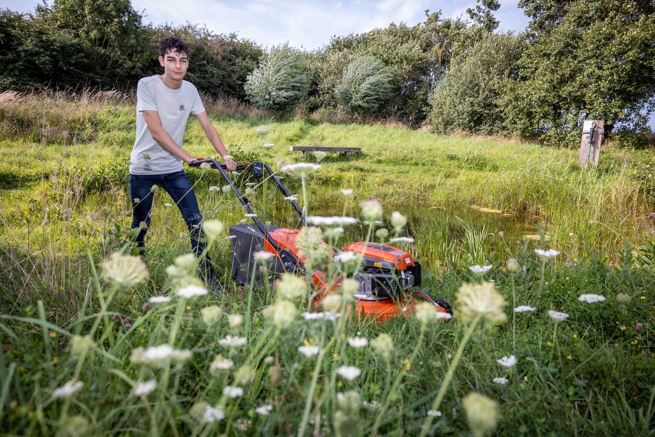 Vrijwilligers zorgen dat historische bron bij ’s-Heer Arendskerke niet ...