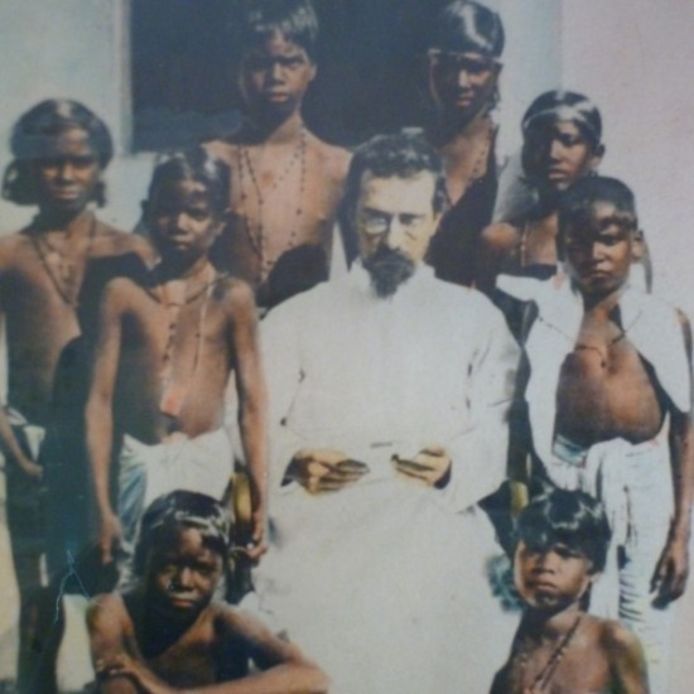 VTB Cultuursmakers Gezelle herdenkt pater Lievens | Roeselare | hln.be