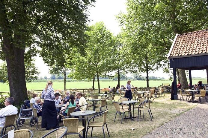 Reünie eerste beatclub Delden | Hof van Twente | tubantia.nl