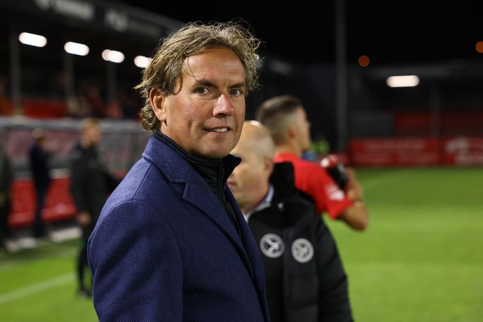 Pastoor is bij Almere City bezig aan tweede leven als voetbaltrainer ...