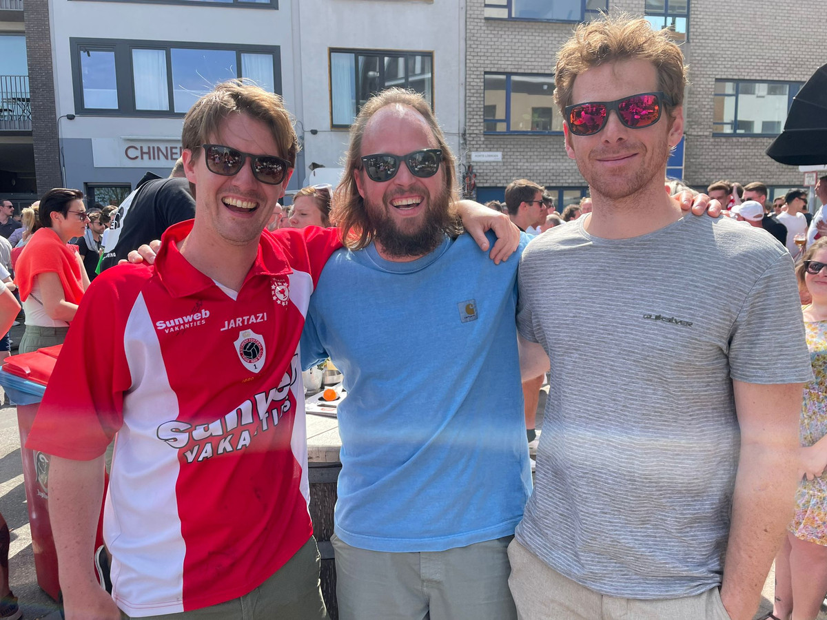 HERBELEEF. Ontgoocheling alom bij Antwerpfans na gelijkspel en ‘gemiste ...