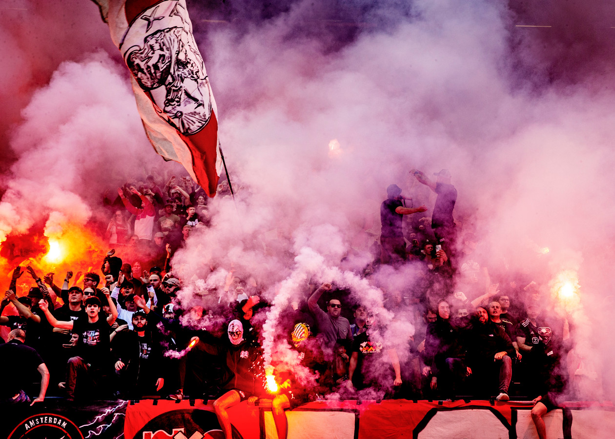 F-Side roept op om uur voor hervatting Ajax-Feyenoord naar stadion te komen: ‘Eerste stap is ...