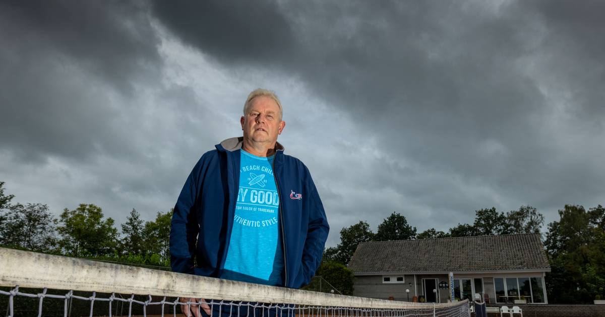 Klaas (57) ziet einde van tennisclub Staphorst naderen, van 220 naar 28 ...