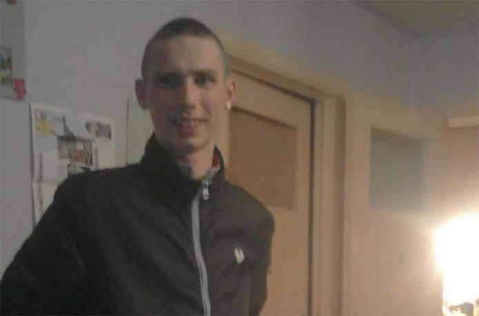 Valentin werd vernederd, geslagen en vastgebonden in de Maas gegooid ...