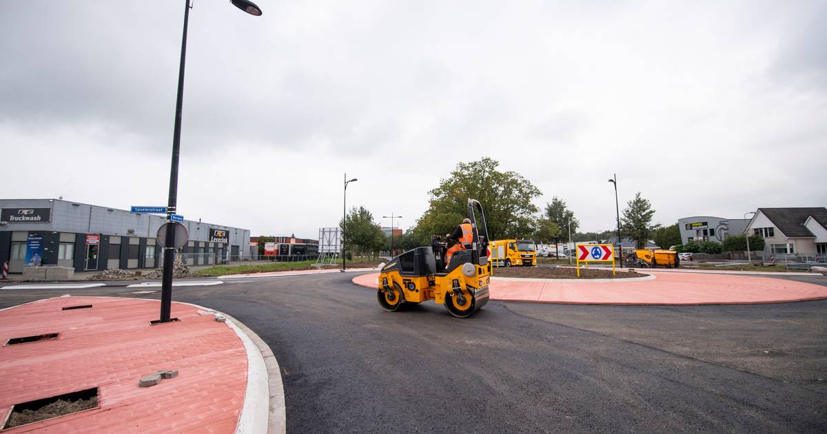 Rijbanen bij nieuwe rotonde in Rijssen te smal | Rijssen-Holten ...