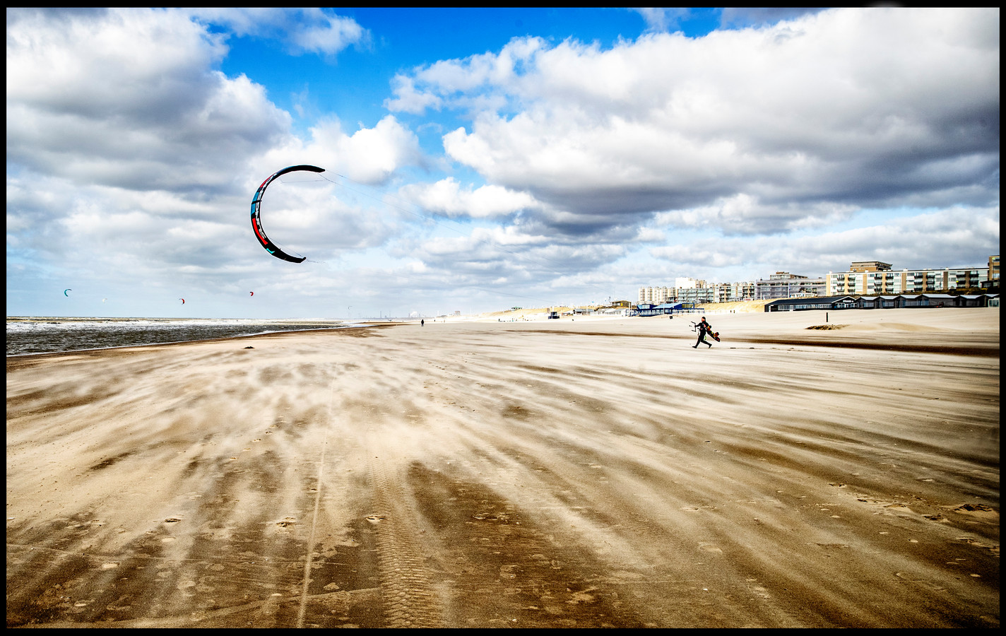 Het is rustig dit weekend op de Nederlandse stranden | Foto | AD.nl