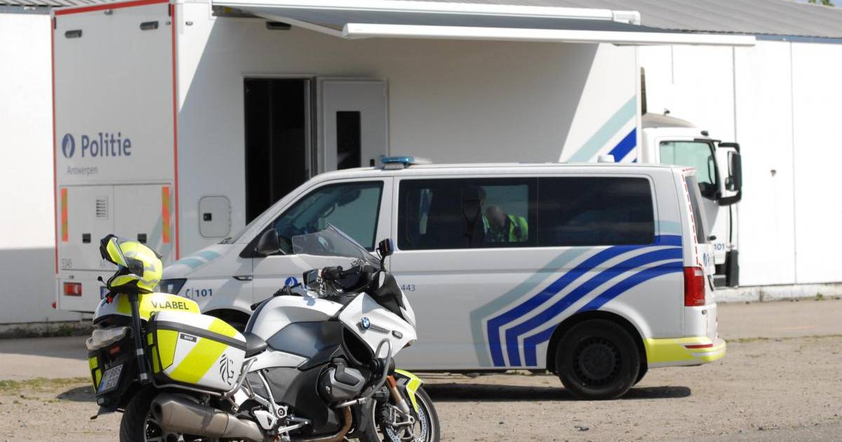 Dertiger krijgt helft van gevorderde celstraf nadat hij agent ...