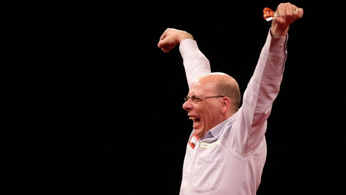 Darts: Stompé veegt de vloer aan met Klaasen en Scholten | Andere ...