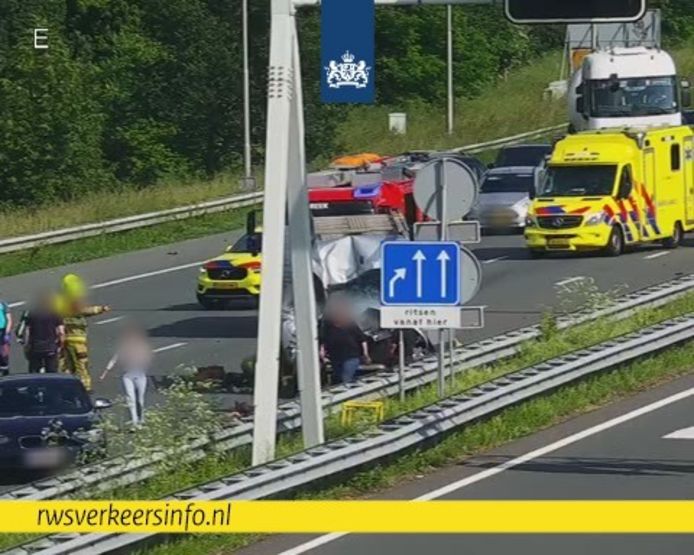 Meerdere voertuigen betrokken bij ongeval op A76 in Geleen | 112 nieuws Sittard-Geleen | AD.nl