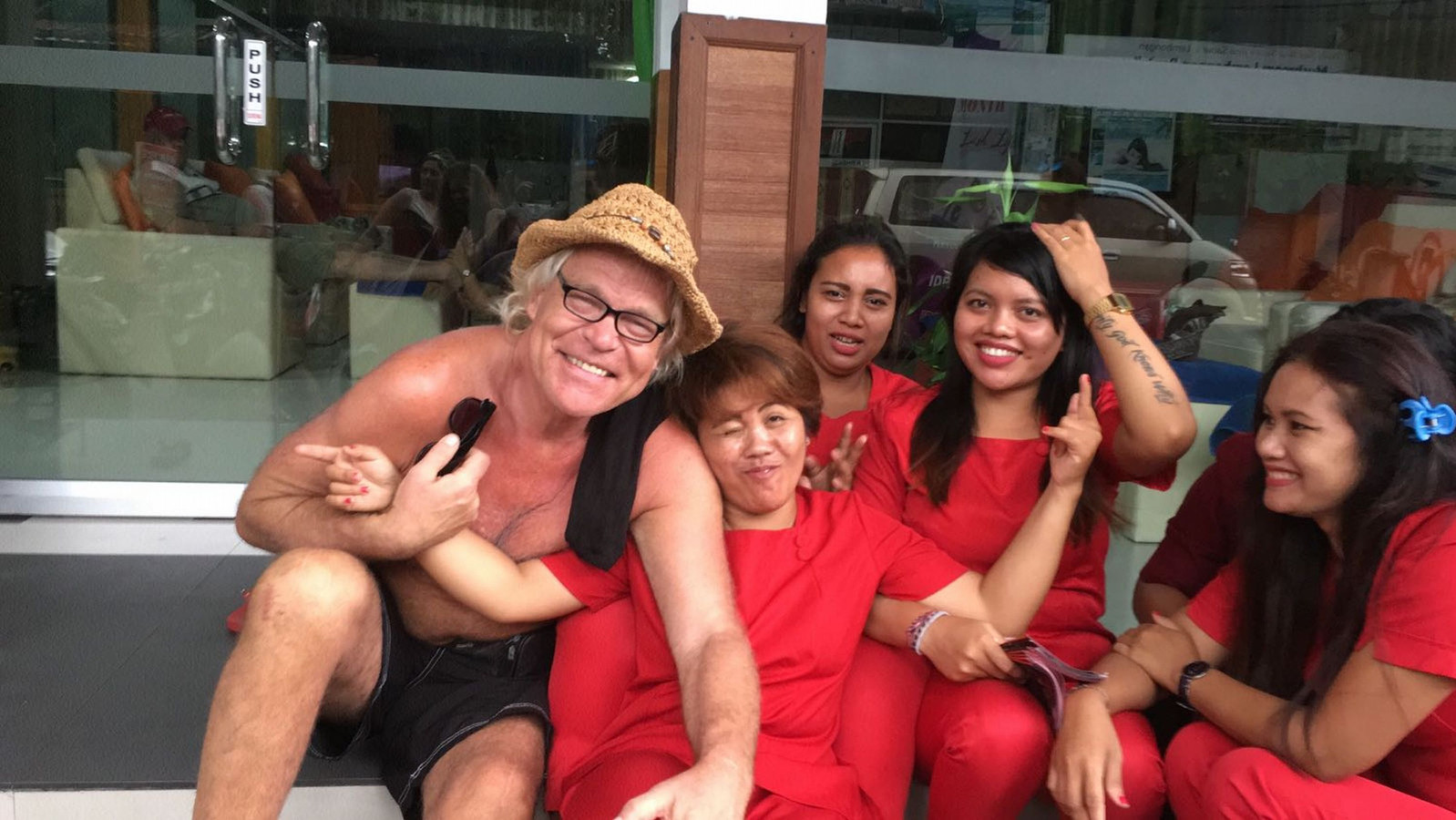 Bekende Bredanaar Ruud Benard geniet van 'gevangenschap' op Bali | Foto ...
