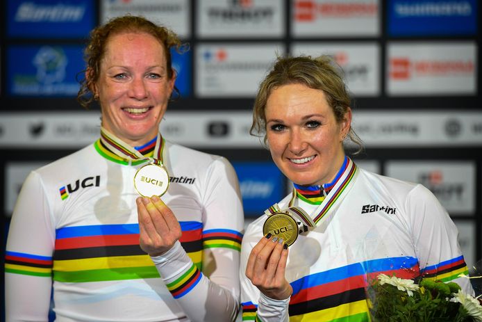 Een jaar na gouden WK baanwielrennen is alles anders: ‘Amy in een ...
