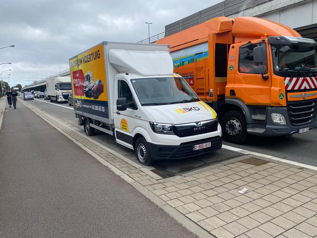 “Dit wordt nu zelfs gevaarlijk voor mijn klanten”: vandaal heeft het al ...