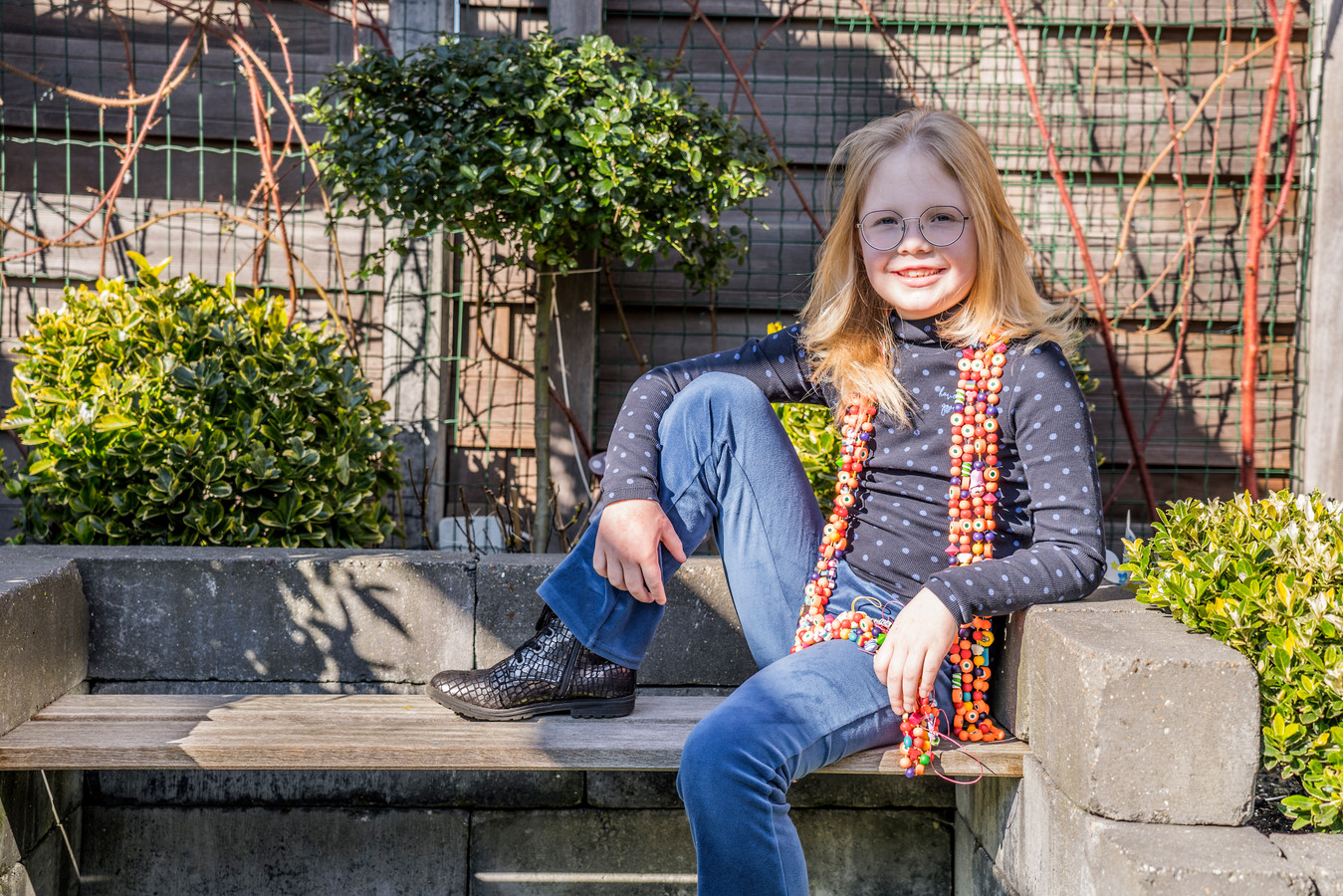 Fenna (5) groeit razendsnel door hersentumor: ‘Nu al in de puberteit en ...