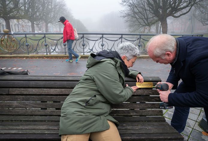 ‘Ik zie je’-bordjes maken zelfdoding bespreekbaar: ‘Luisteren is vaak ...