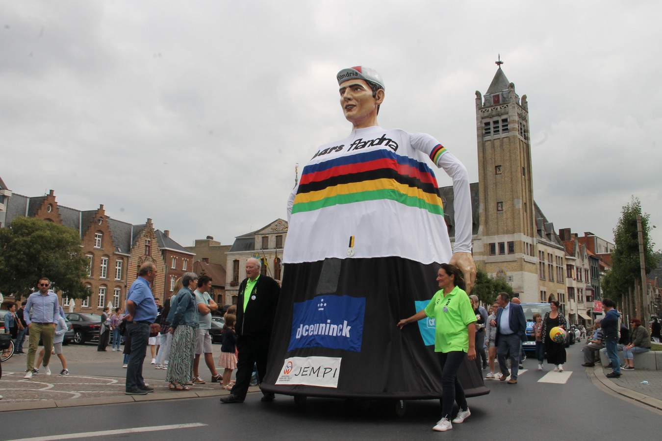 Wielerlegende Jempi Monseré als reus vereeuwigd, tot blijdschap van ...