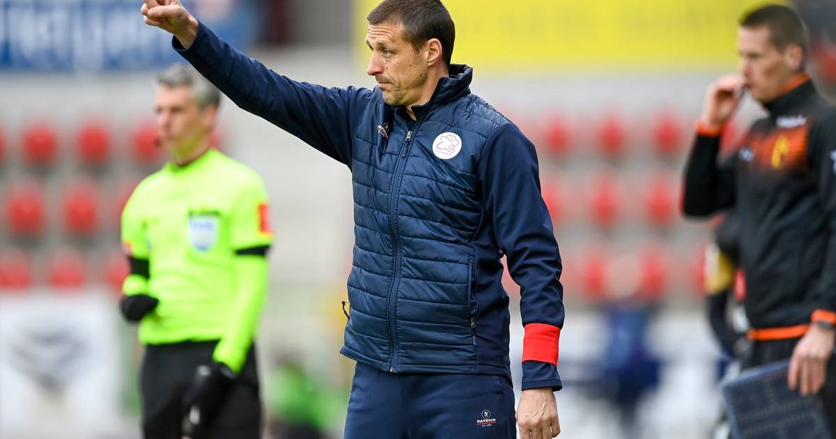 Opvallende carrièrestap voor Timmy Simons: ex-trainer Zulte Waregem ...