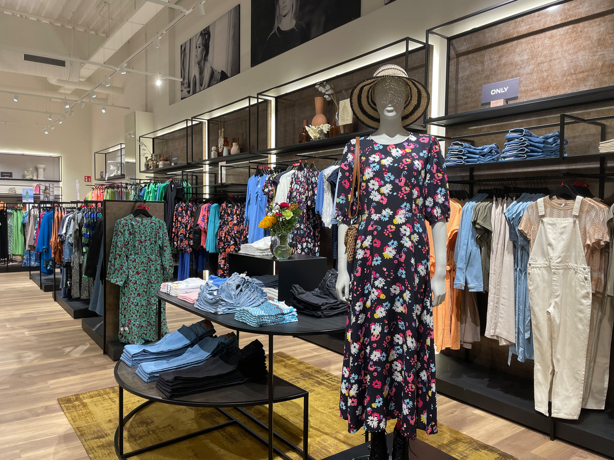 The Fashion Store opent deuren Lokerse winkel aan Zelebaan | Foto | hln.be