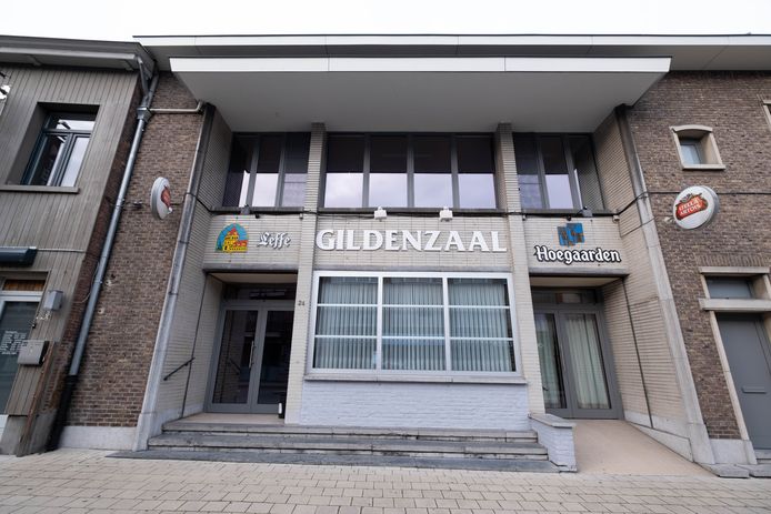 Voor één keer niet dansen, maar examens afleggen in de Gildenzaal ...