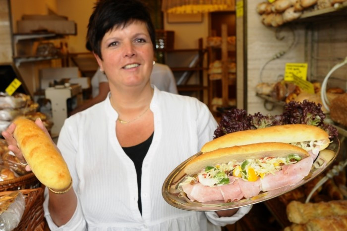 Ilse heeft haar sterrentegel bij GelreDome | Foto | AD.nl