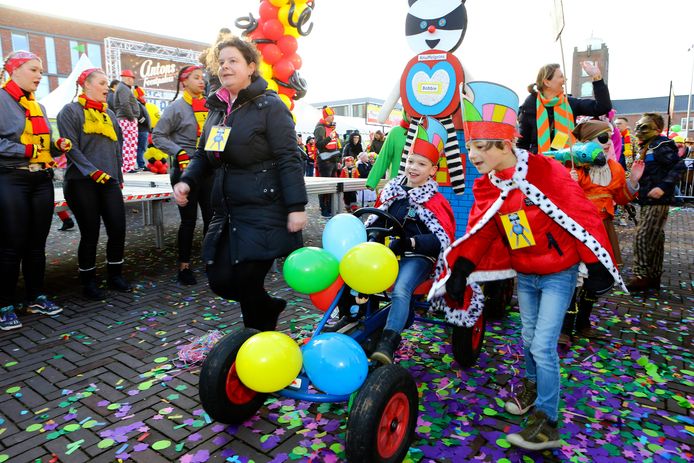 Overzicht: de nieuwe data van de carnavalsoptochten | Carnaval in de ...