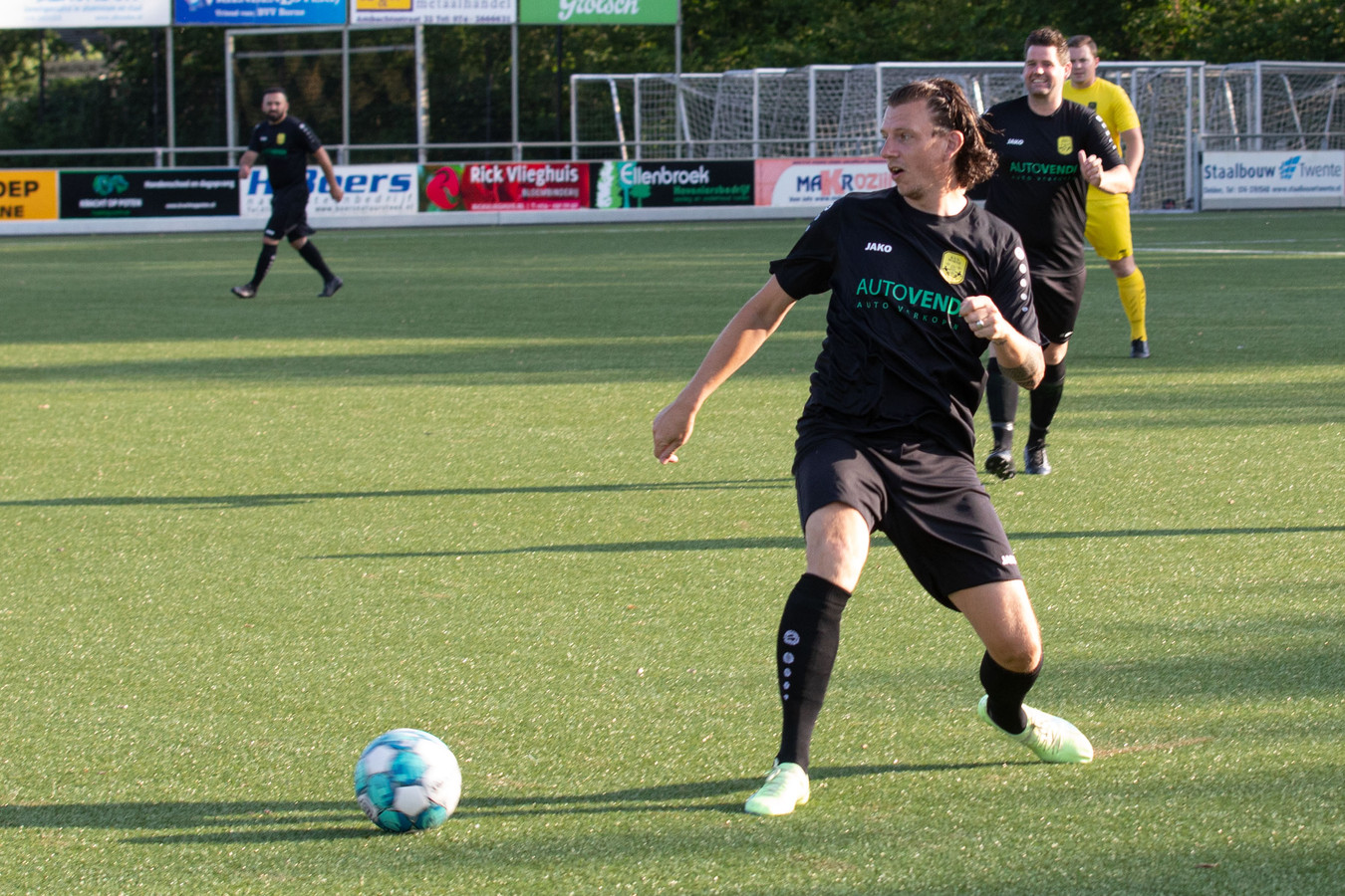 Echte clubliefde: Sven voetbalt twintig jaar in het eerste van BVV Borne | Foto | tubantia.nl