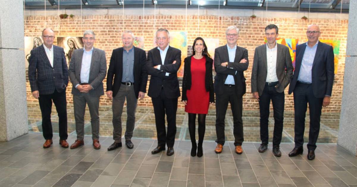 Zeven schepenen in het Tongers college | Tongeren | hln.be