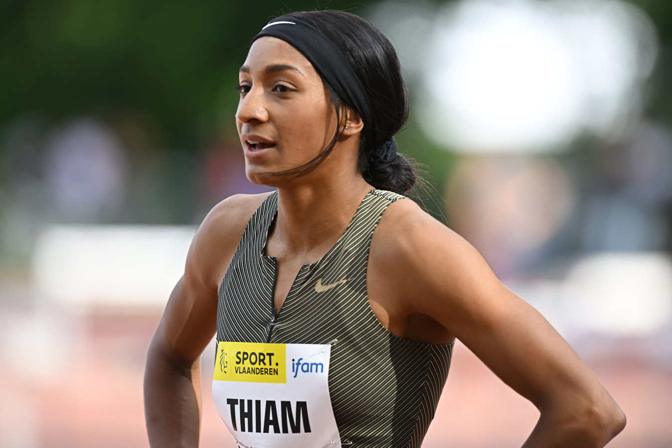 Nafi Thiam test rug op 18 juni tijdens Diamond League in Parijs | Foto ...