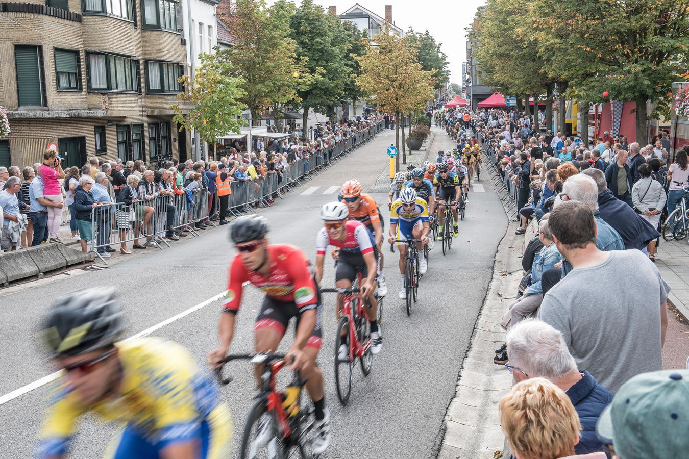 Izegem Koers strikt toppers als Mathieu van der Poel en Fabio Jakobsen ...