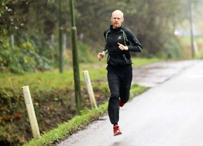 Roy Werner - slecht horend, maar hard lopend - wint twee marathons in ...