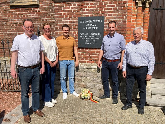 Herdenkingsplaat voor einde Tweede Wereldoorlog in Ransberg ...