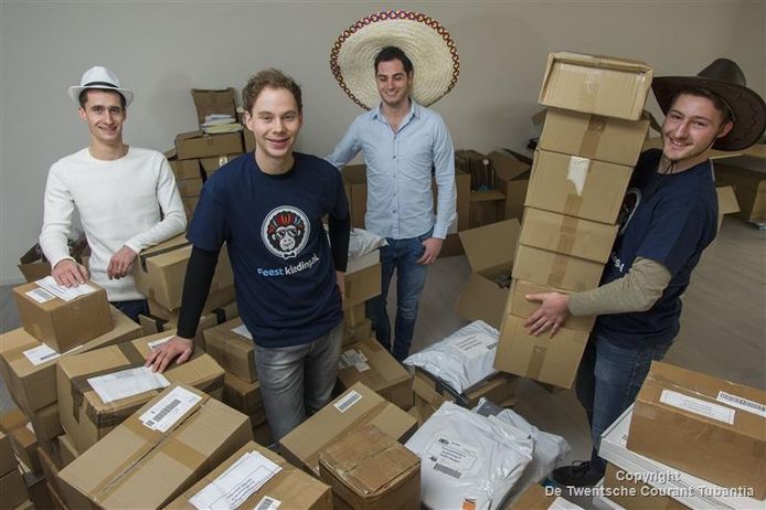 Jonge ondernemers scoren met domeinnaam Carnavalskleding.nl | Tubbergen ...