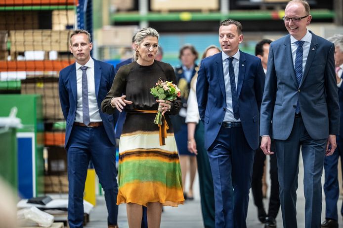 Koningin Maxima krijgt kijkje in de keuken bij Von Gahlen in Zevenaar ...