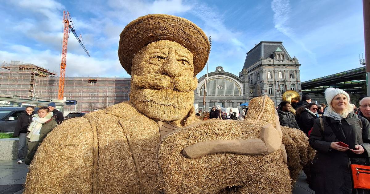 “Ze hebben geprobeerd om het in brand te steken”: borstbeeld in stro van James Ensor in Oostende ...