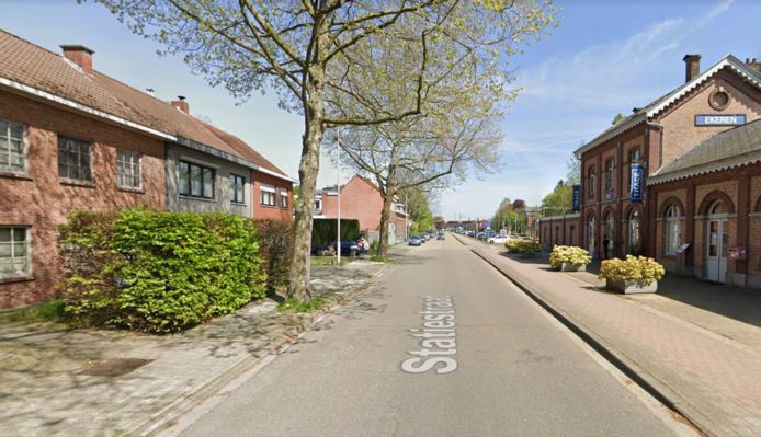 Dronken spookrijder (21) ramt hek met hoge snelheid: “Nog maar half jaar in bezit van rijbewijs ...